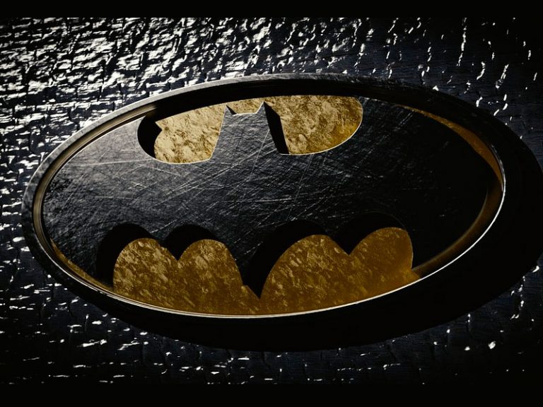 La increíble evolución en 75 años del logo de Batman